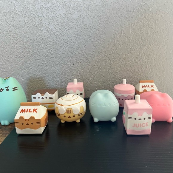 Pusheen | Toys | Pusheen Squisheeen Lot | Poshmark
